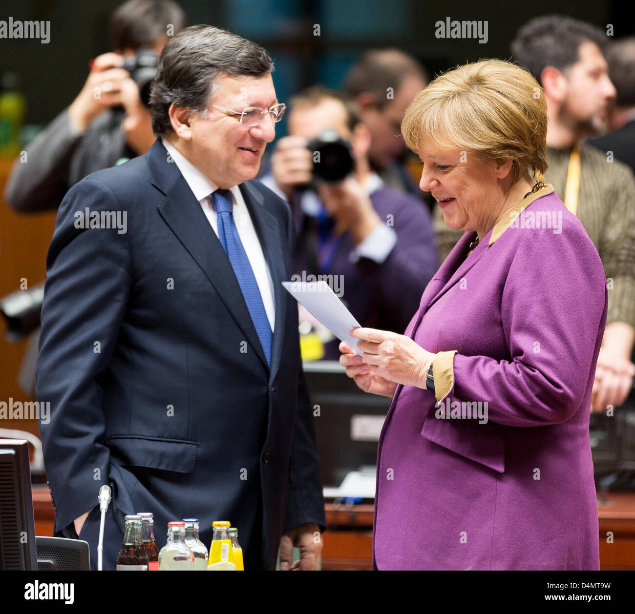 Laughing german chancellor angela merkel hi-res stock photography and ...