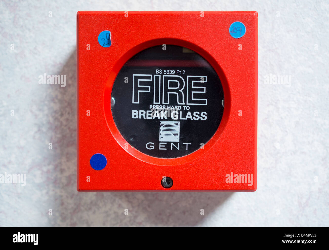 Break glass fire alarm hi-res stock photography and images - Alamy