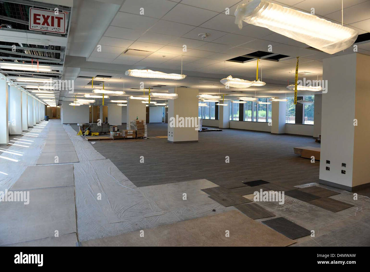 New Coast Guard Headquarters Building High Resolution Stock Photography ...