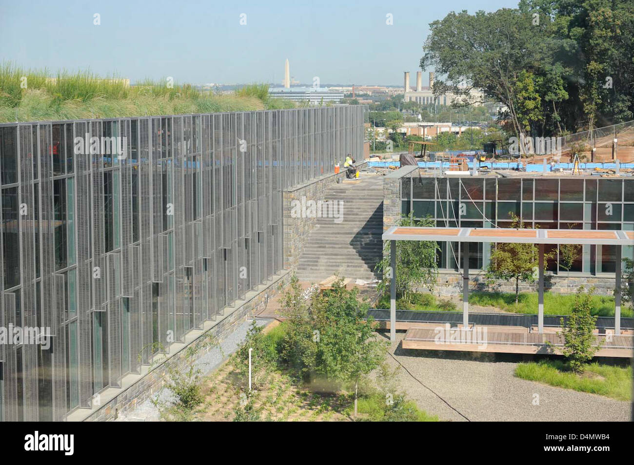 Construction of the new U.S. Coast Guard Headquarters building at St ...