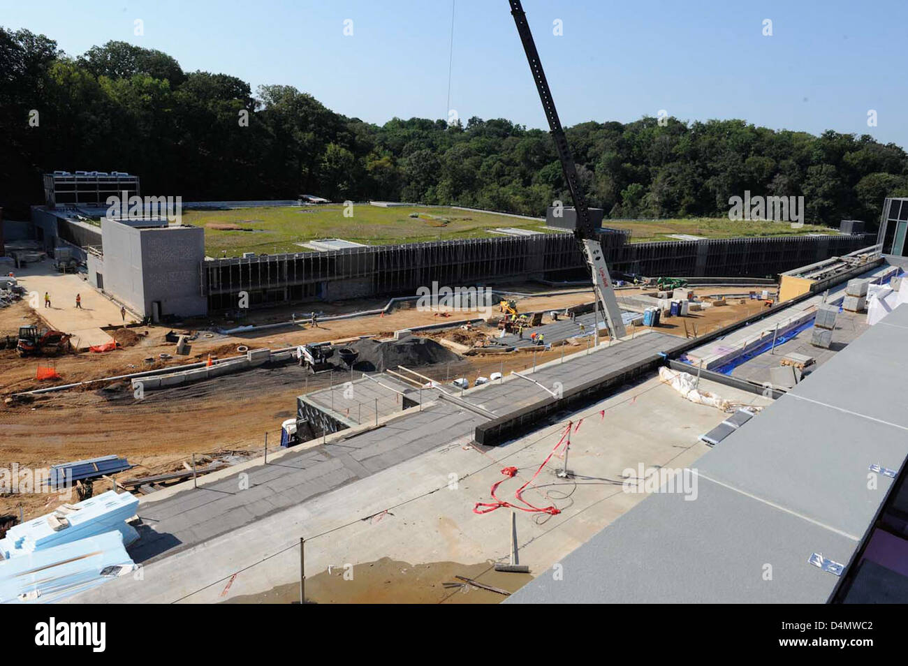 Construction of the new Coast Guard Headquarters building continues ...