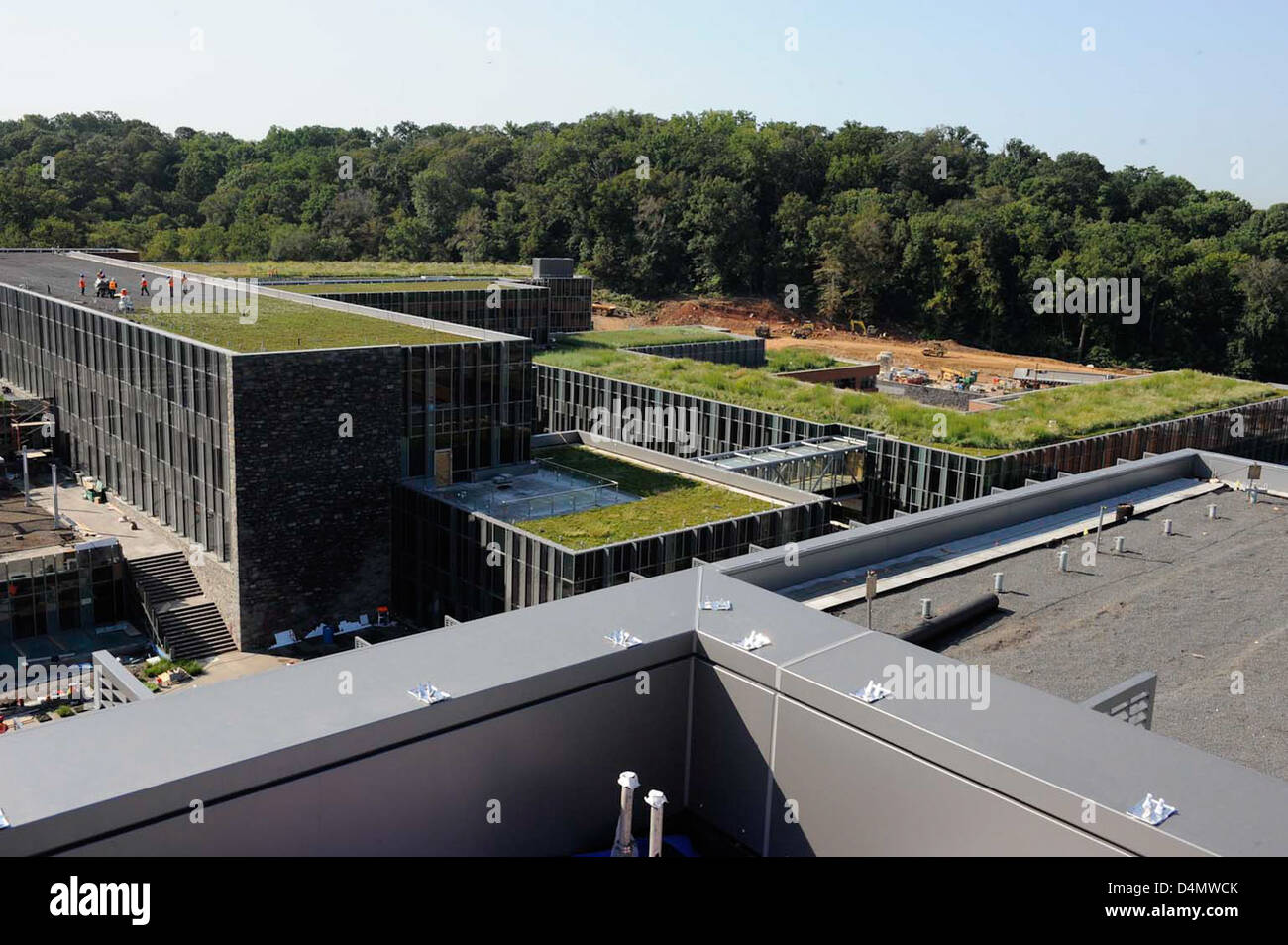 Construction of the new U.S. Coast Guard Headquarters building at St ...