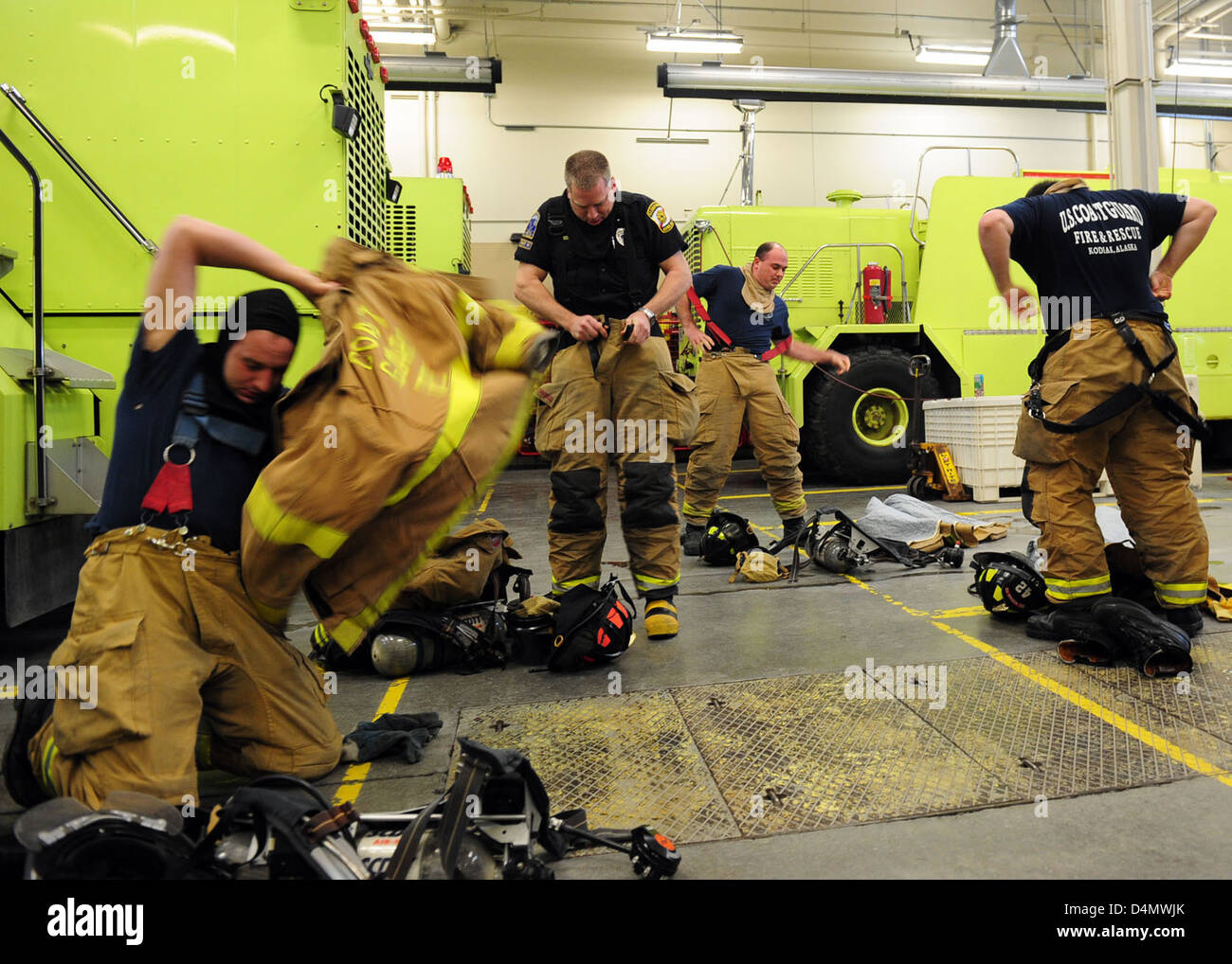 Fire and rescue personnel hi-res stock photography and images - Alamy
