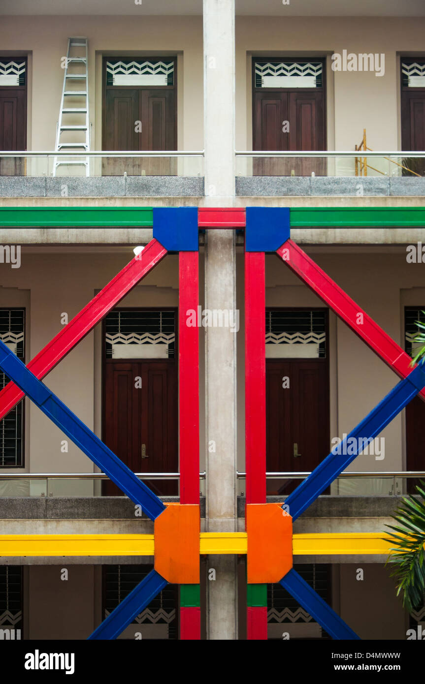 Geometric architecture color hi-res stock photography and images - Alamy