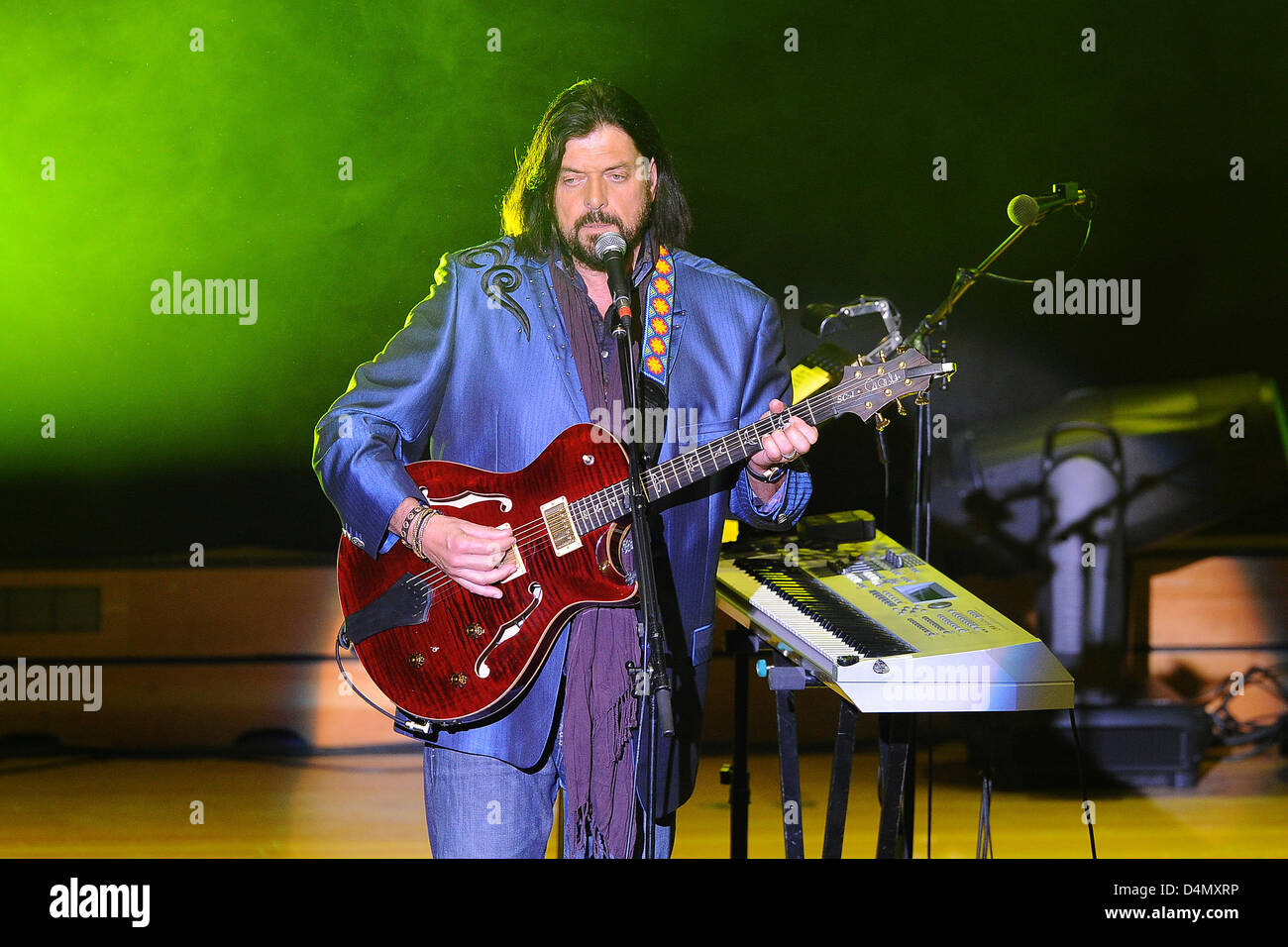 Alan Parsons of the Alan Parsons Live Project performs onstage during a ...