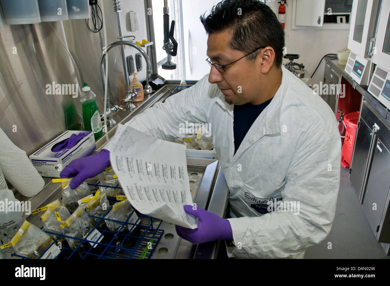 Mobile lab e coli o157 hi-res stock photography and images - Alamy