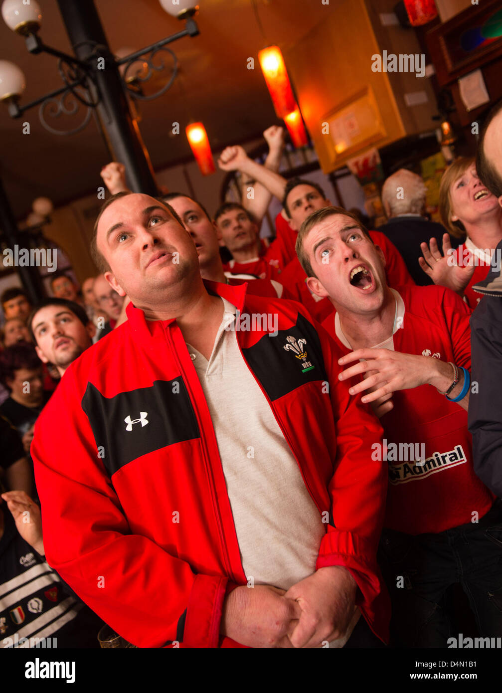Welsh rugby fans celebrate hi-res stock photography and images - Alamy