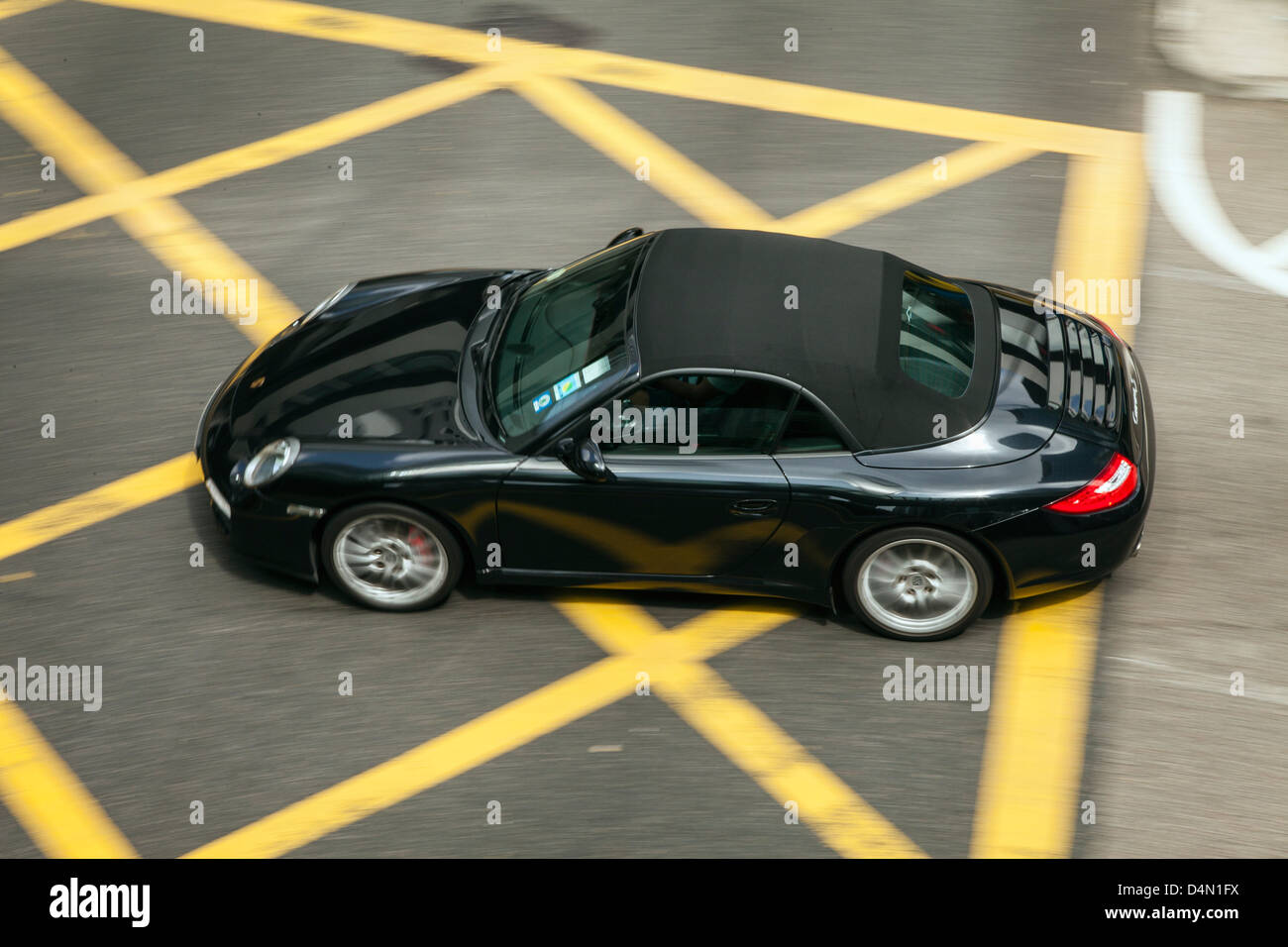 Porsche in motion hi-res stock photography and images - Alamy