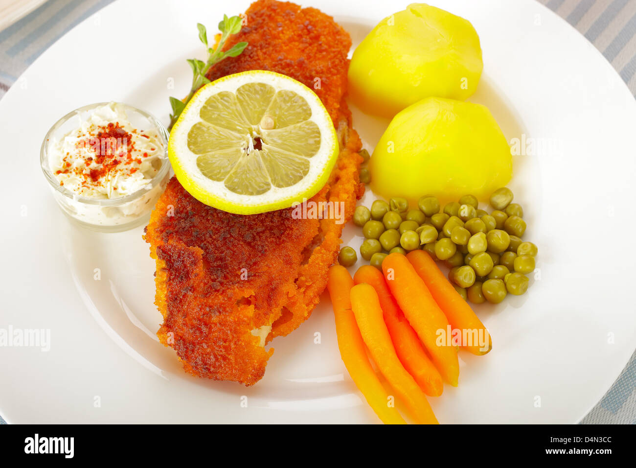 Fish and potatoes Stock Photo - Alamy