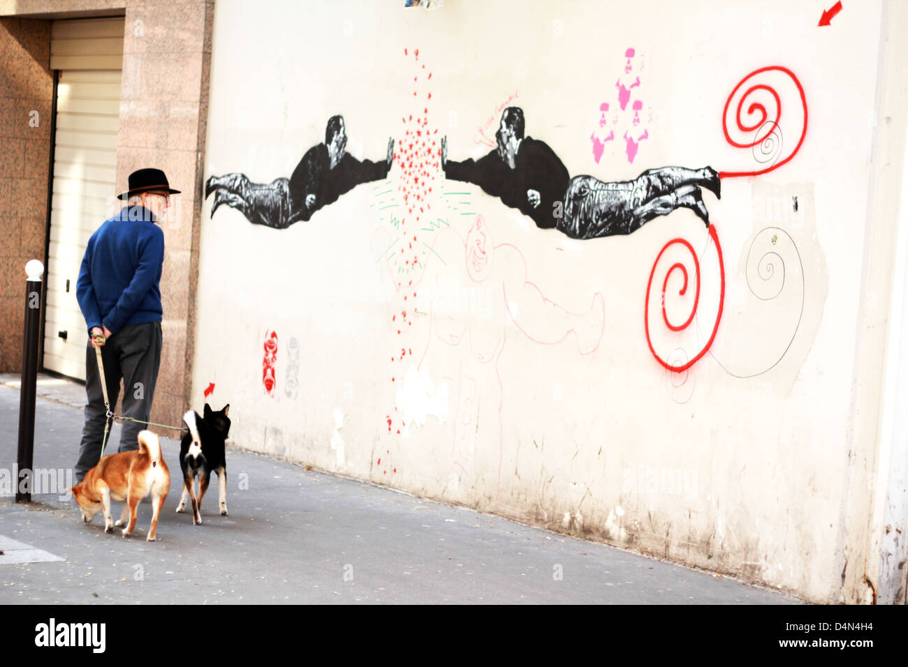 Paris graffiti with person hi-res stock photography and images - Alamy