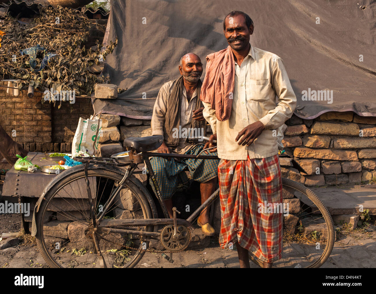indian men, Uttar Pradesh, India Stock Photo - Alamy