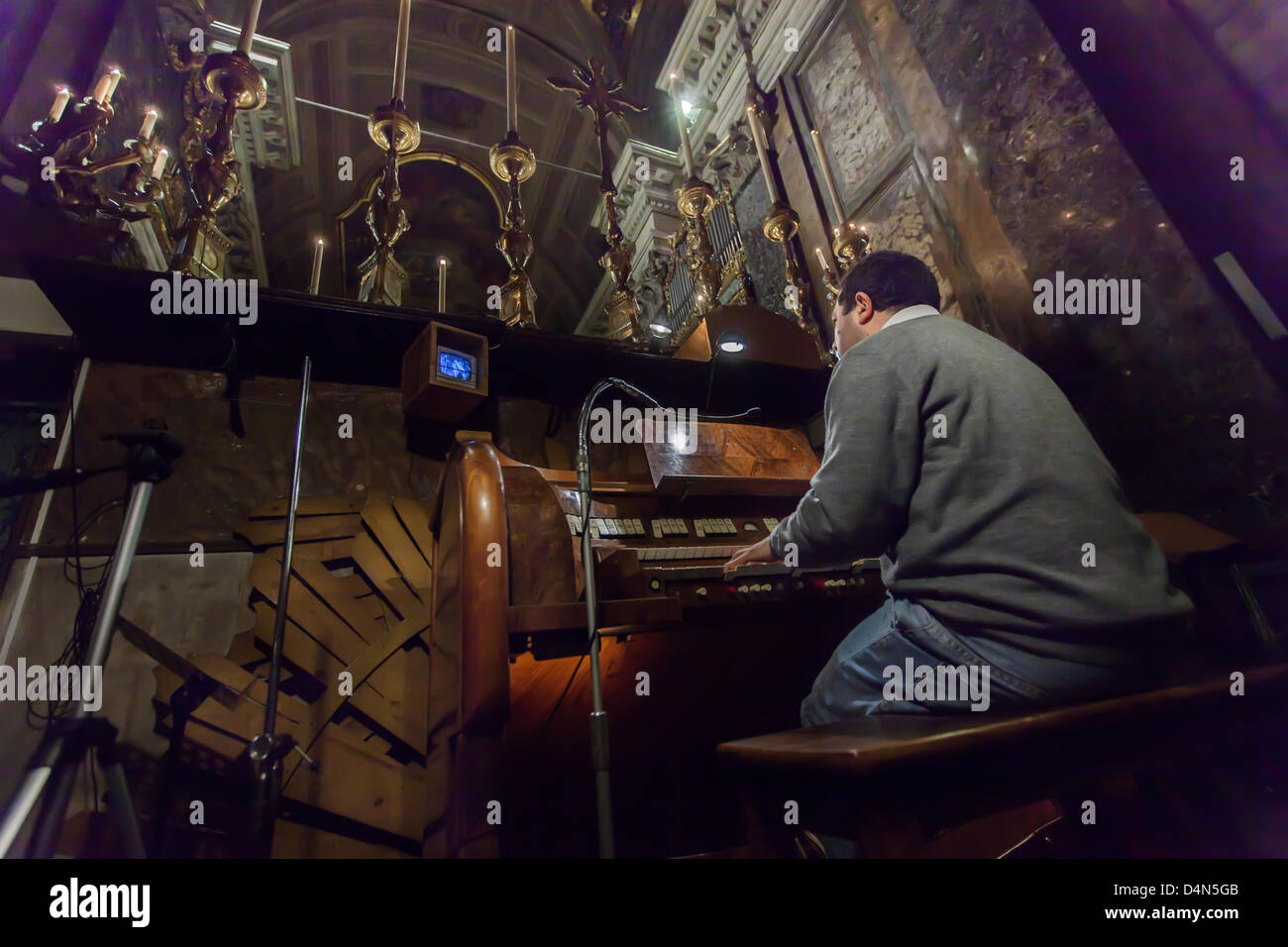 Church organist with choir hi-res stock photography and images - Alamy