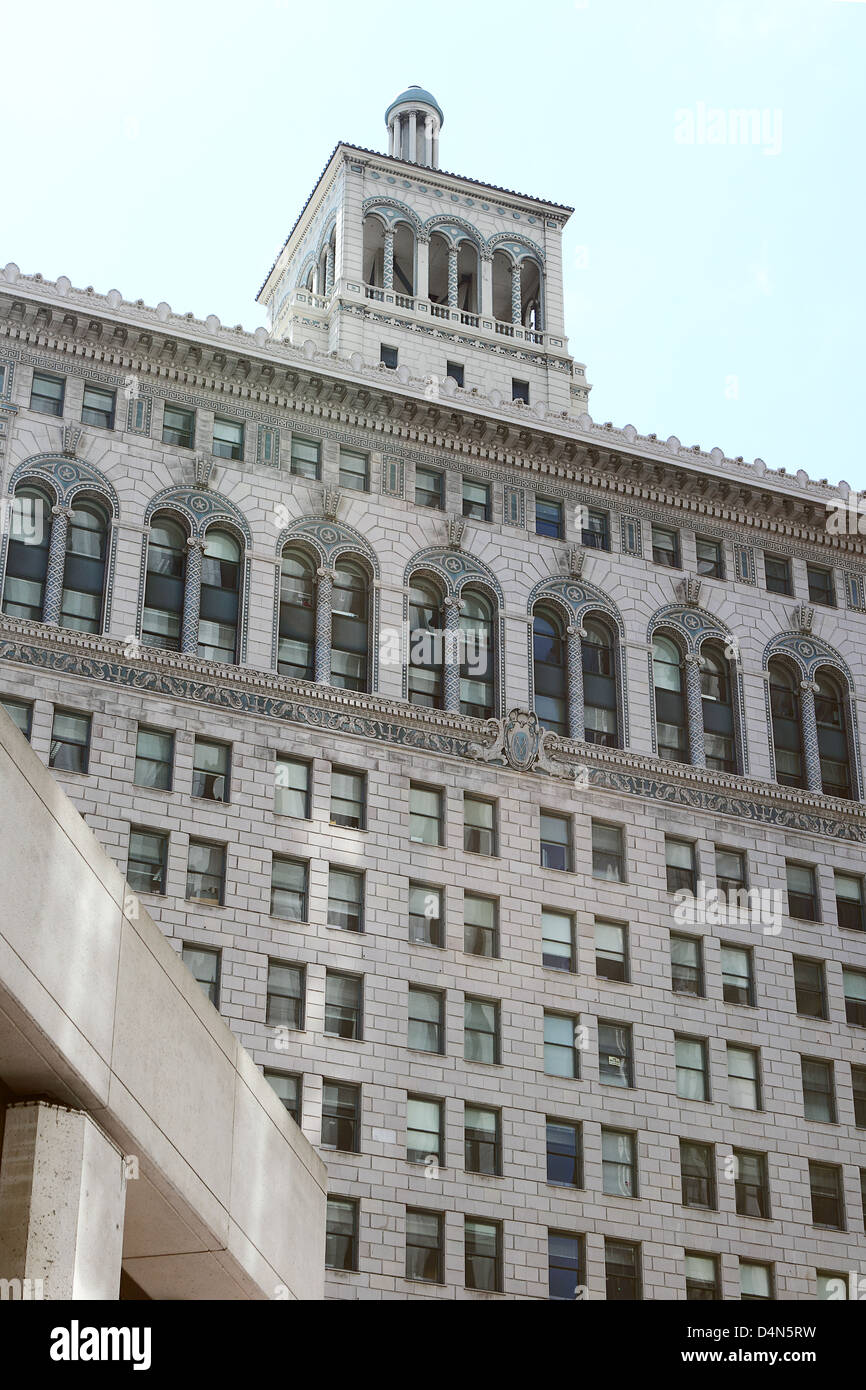 High rise building stone hi-res stock photography and images - Alamy