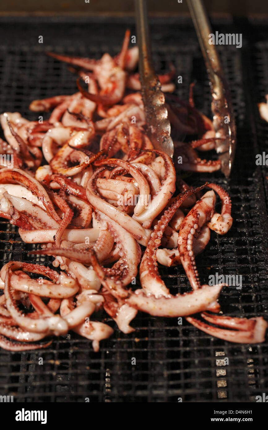 Octopus grill hi-res stock photography and images - Alamy