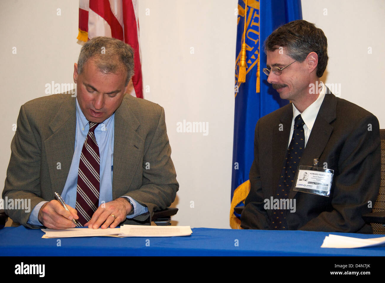 Mou signing ceremony hi-res stock photography and images - Alamy