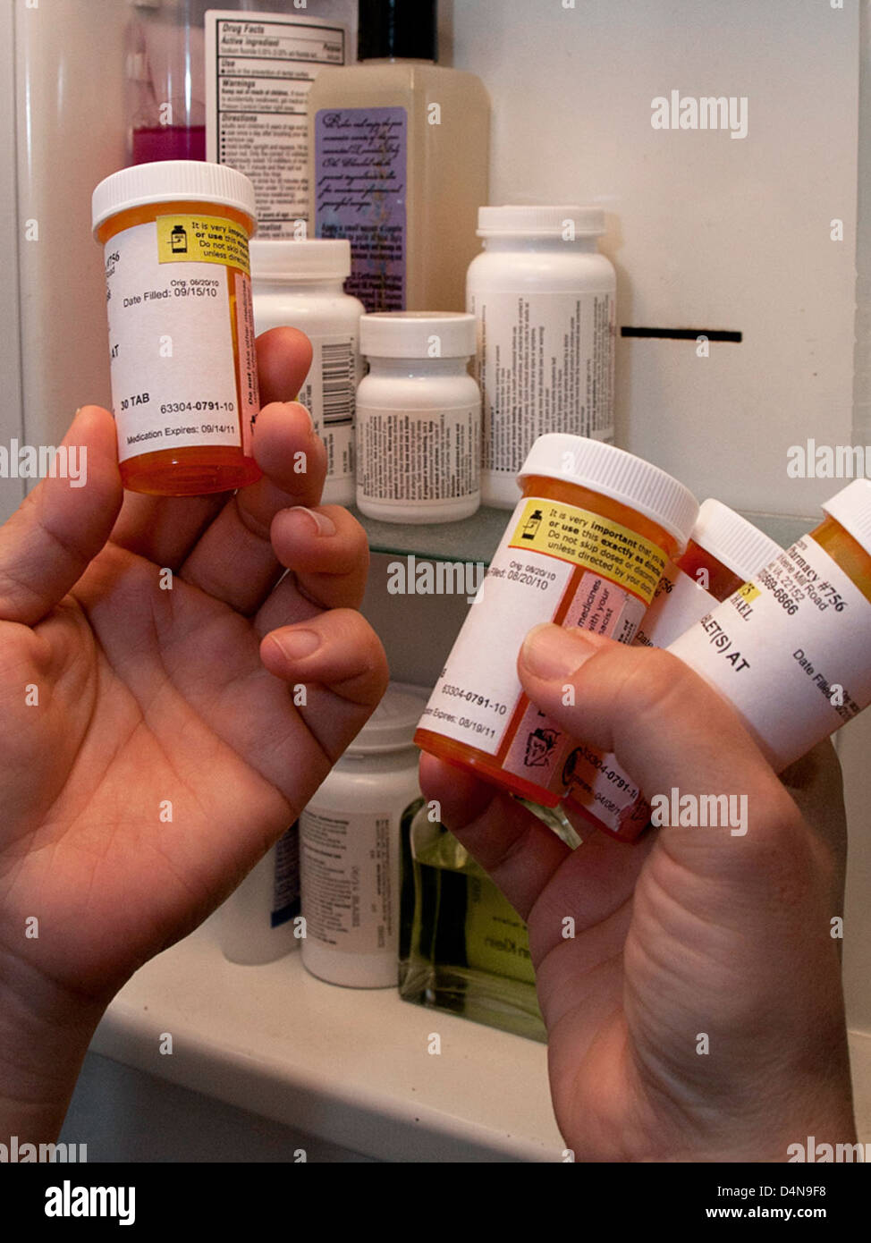 Prescription drug disposal hi-res stock photography and images - Alamy