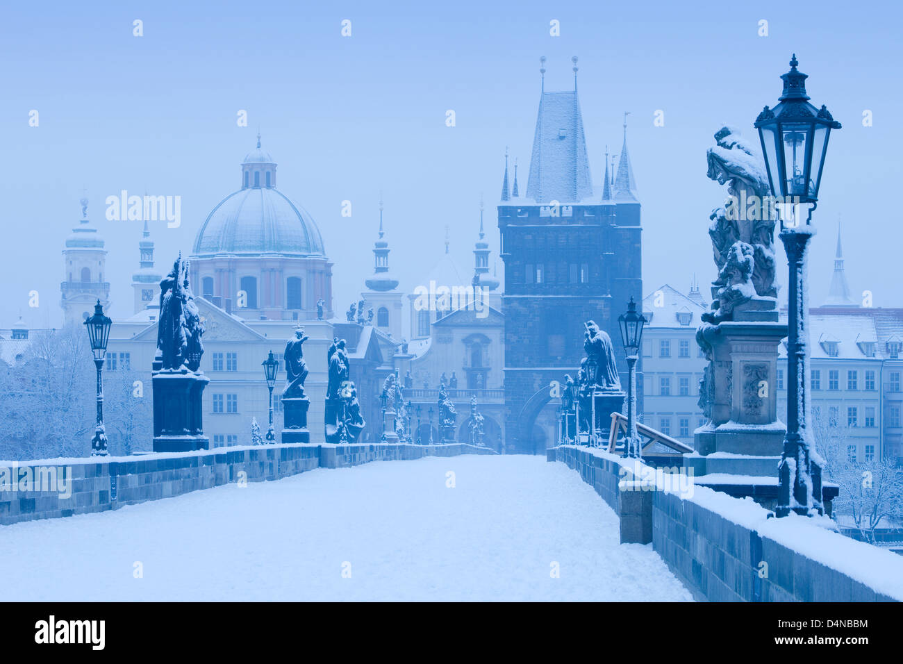 Tower bridge in winter hi-res stock photography and images - Alamy