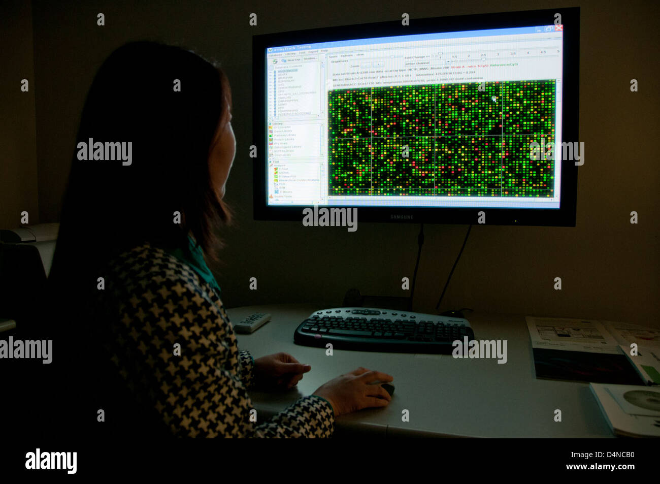 Laboratoryresearch hi-res stock photography and images - Alamy