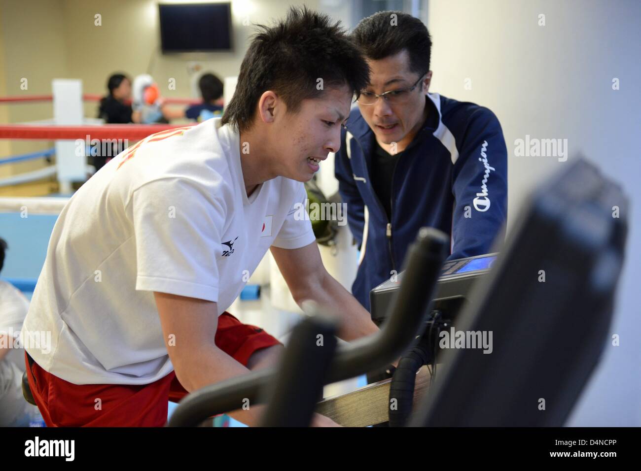 (L-R) Naoya Inoue (JPN), Shingo Inoue, FEBRUARY 14, 2013 - Boxing ...
