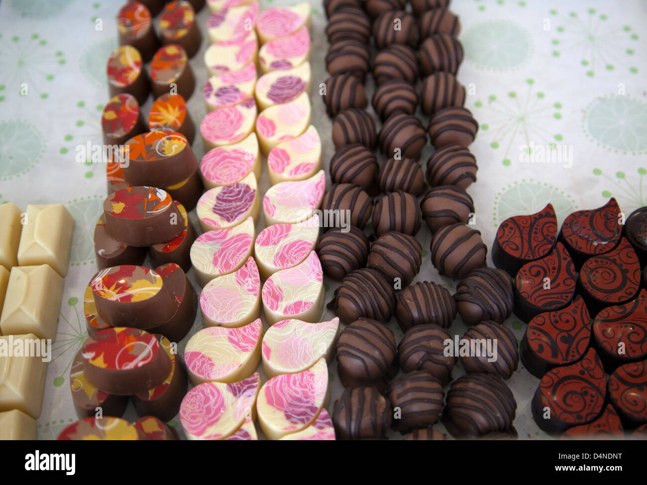 Luxury chocolates hi-res stock photography and images - Alamy