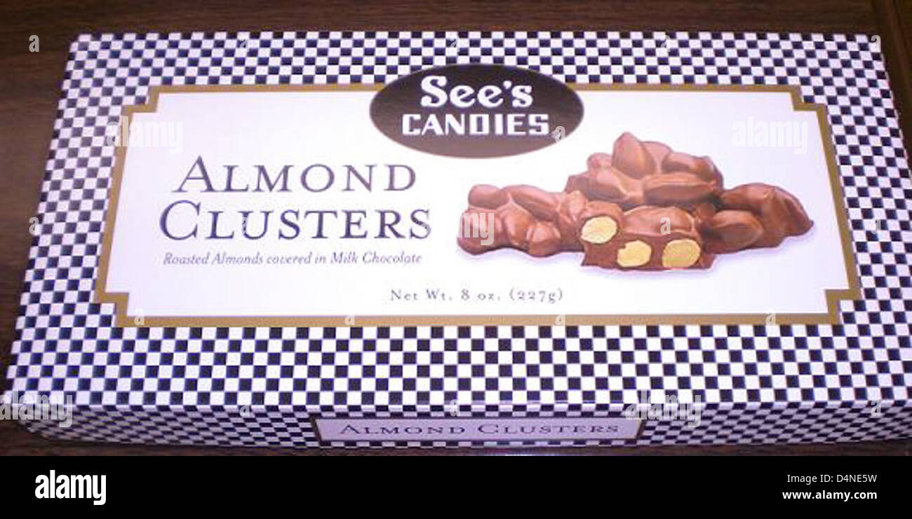 Almond clusters hi-res stock photography and images - Alamy