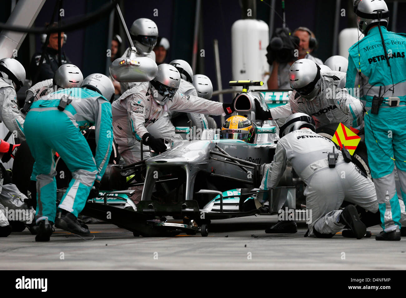 Mercedes pit crew lewis hamilton hi-res stock photography and images ...