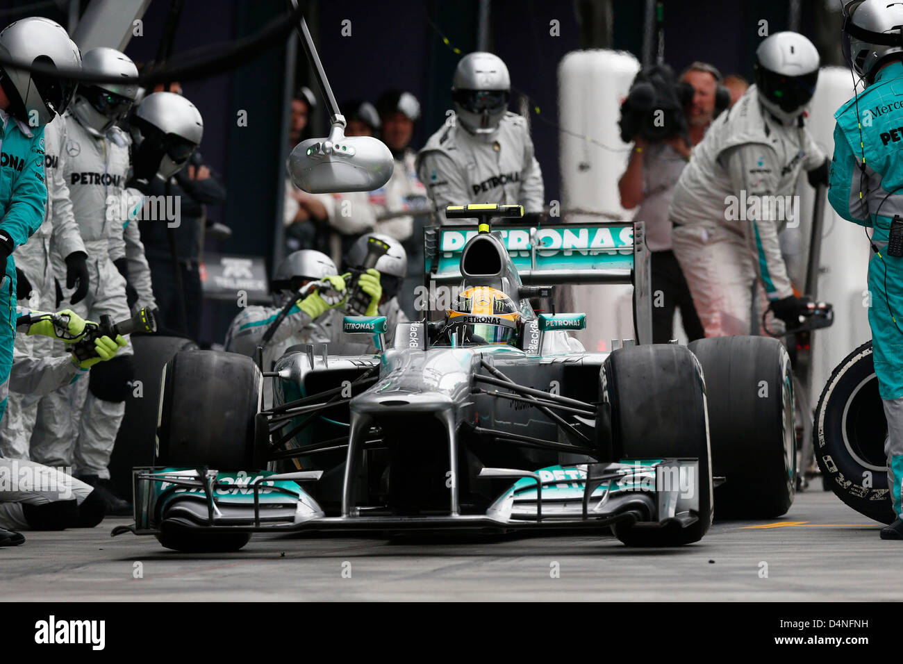 Mercedes pit crew lewis hamilton hi-res stock photography and images ...
