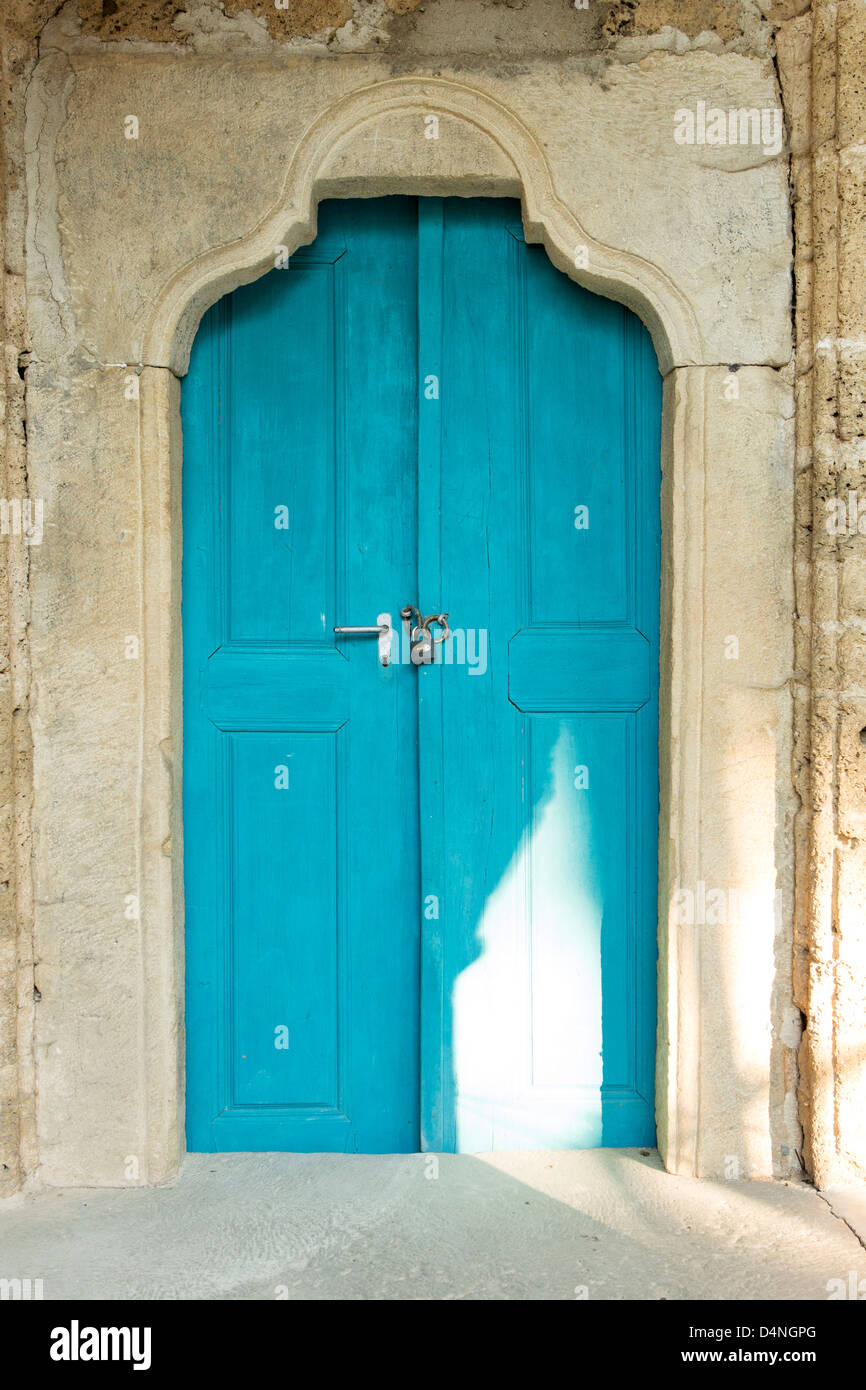 Turqoise door hi-res stock photography and images - Alamy