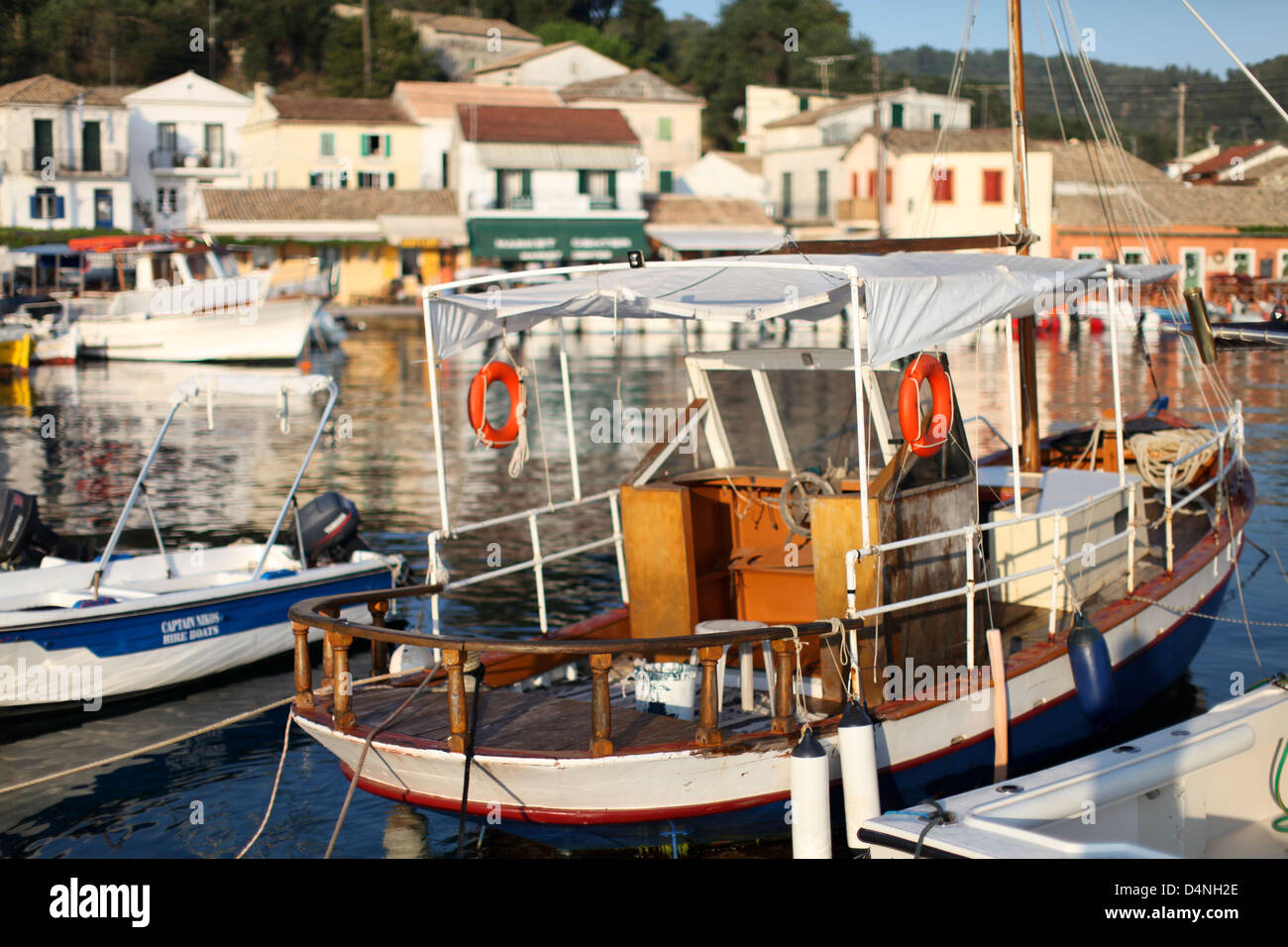 Traditional greek boat hi-res stock photography and images - Alamy