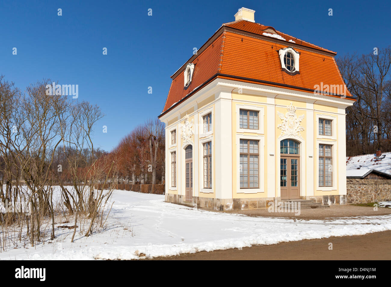 Cavalier's house (Kavaliershaus) at the Moritzburg castle in winter ...
