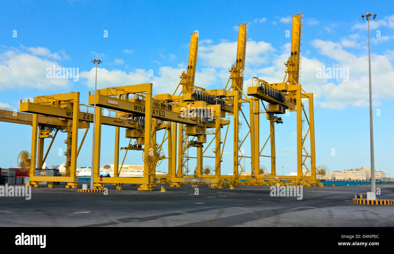 Container Bridges under Commissioning, Abu Dhabi, UAE Stock Photo - Alamy