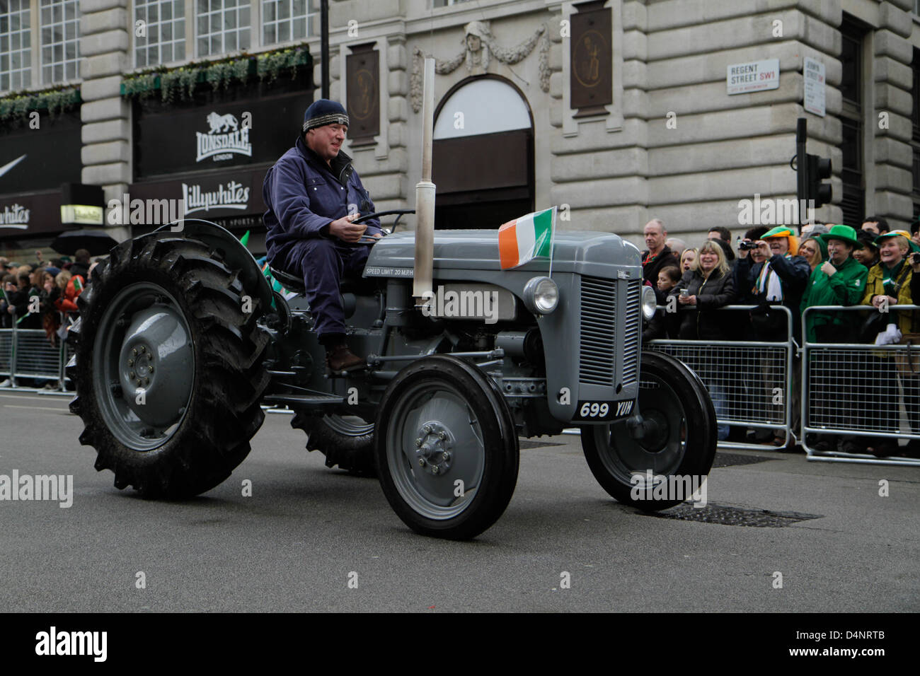 London The Tractor High Resolution Stock Photography and Images - Alamy