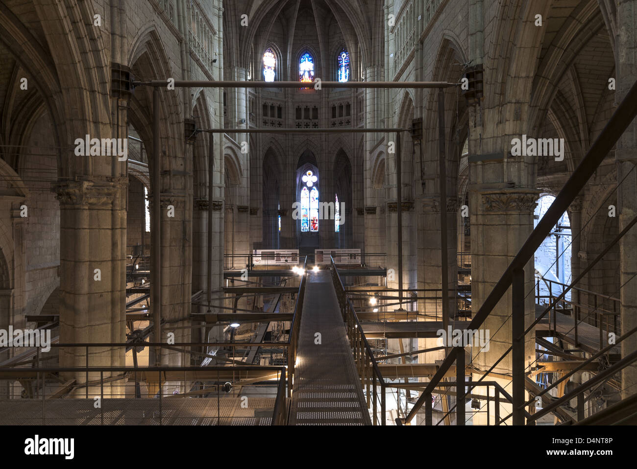 Restoration work of the interior of the Santa Maria Cathedral in ...