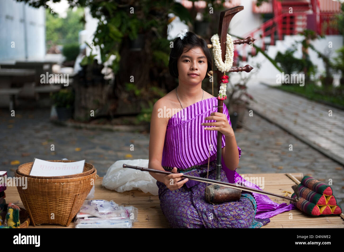 Stringed instrument hi-res stock photography and images - Alamy