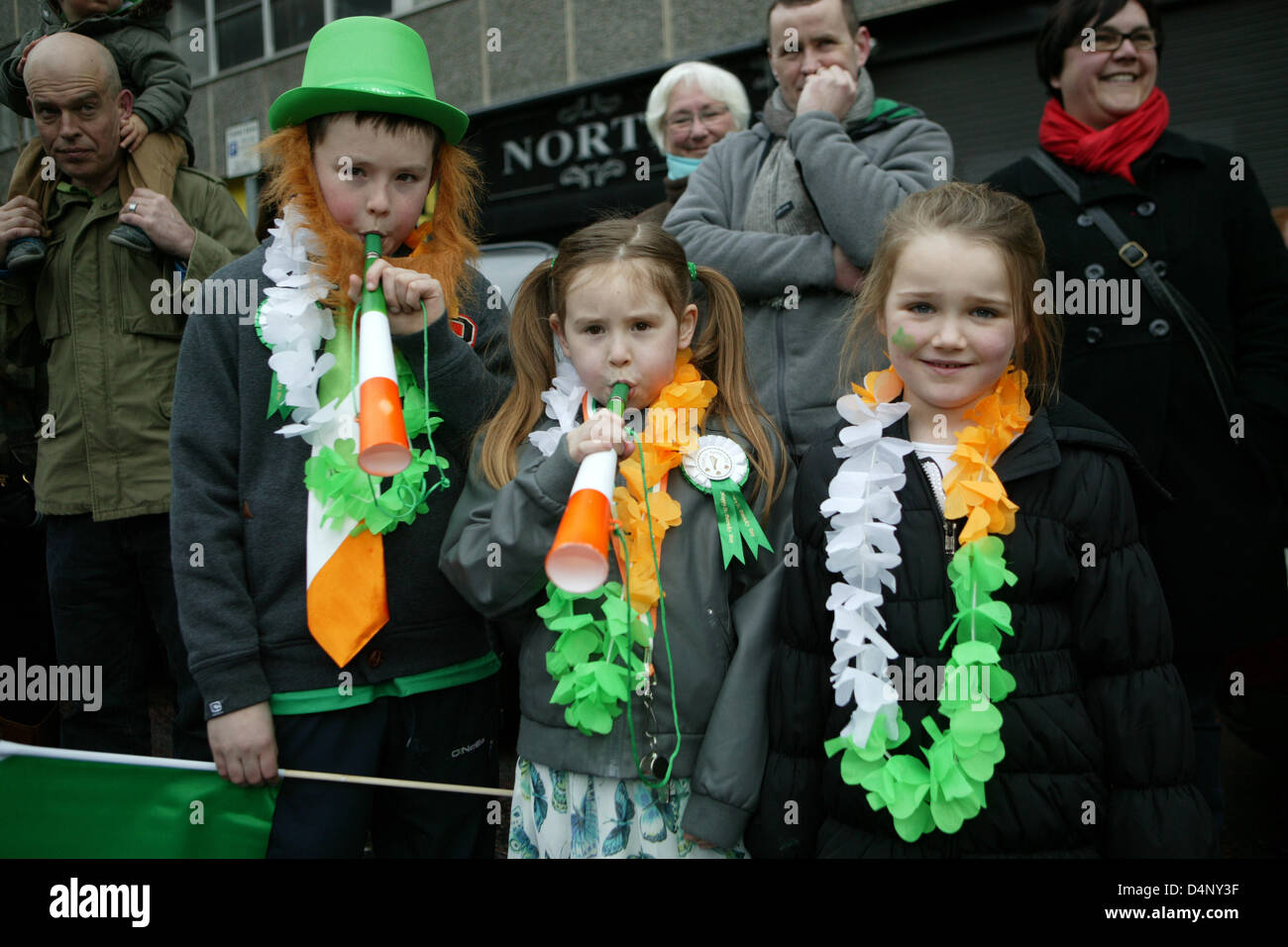 Children dancing irish traditional dancing hi-res stock photography and ...