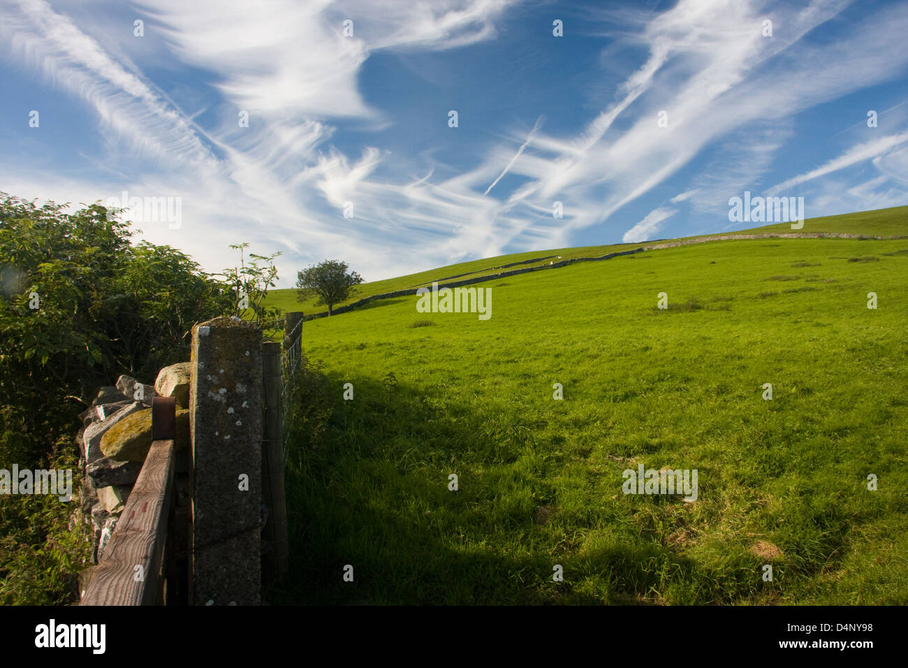 Edge of yorkshire dales hi-res stock photography and images - Alamy