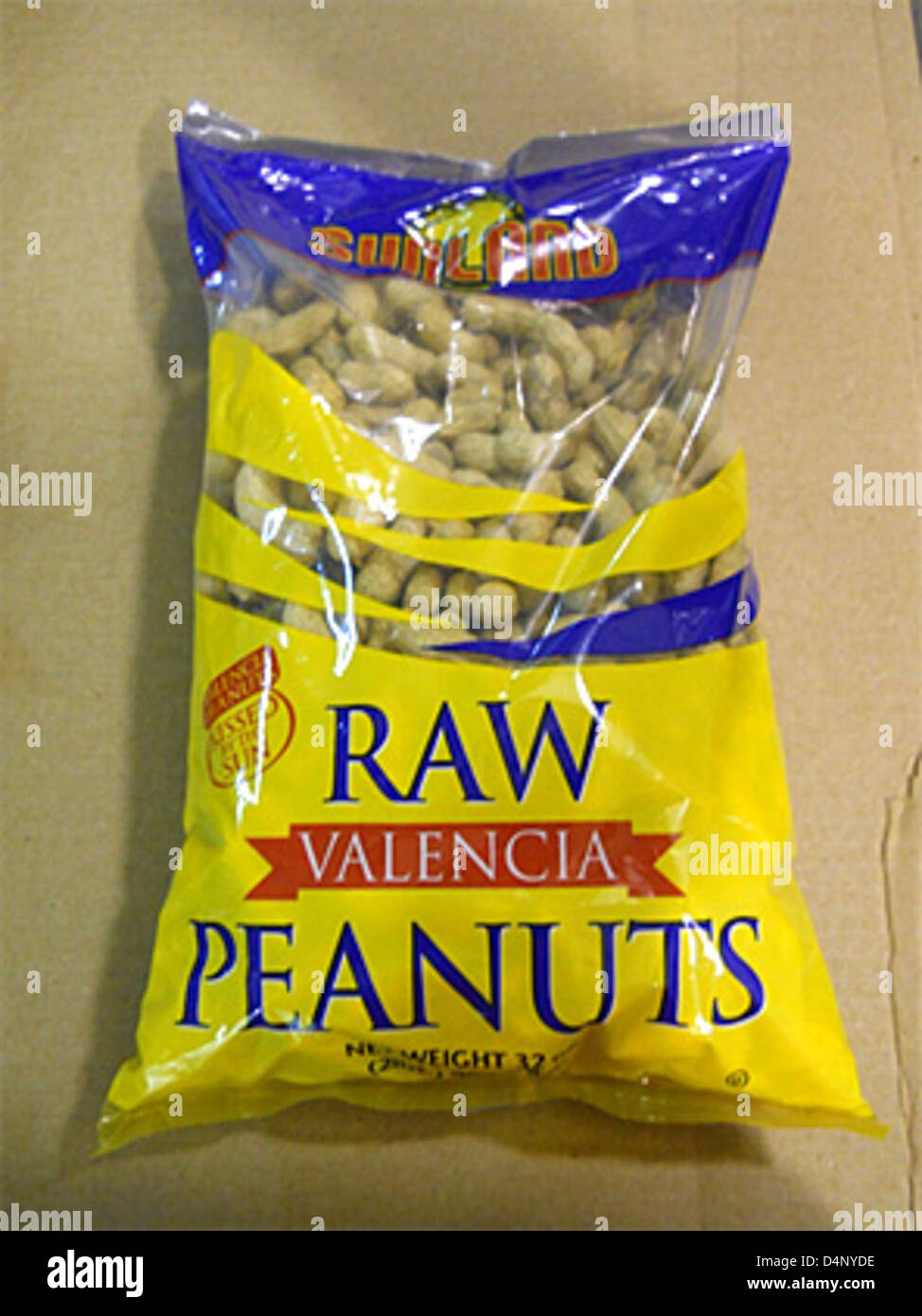 Peanuts 2 hi-res stock photography and images - Alamy