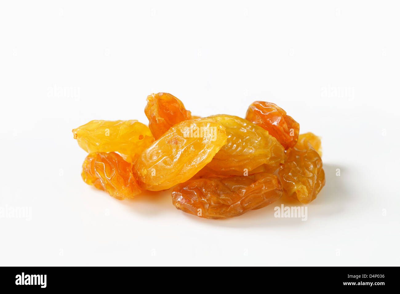 Studio shot of sultana raisins Stock Photo - Alamy