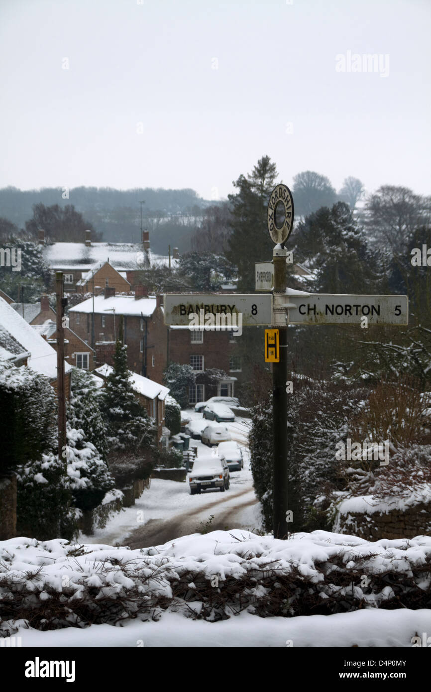 Hook norton village scene hi-res stock photography and images - Alamy