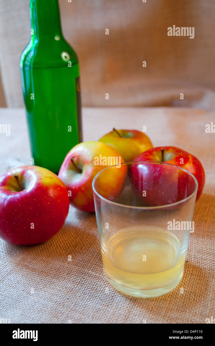 Bottle asturian cider glass hi-res stock photography and images - Alamy