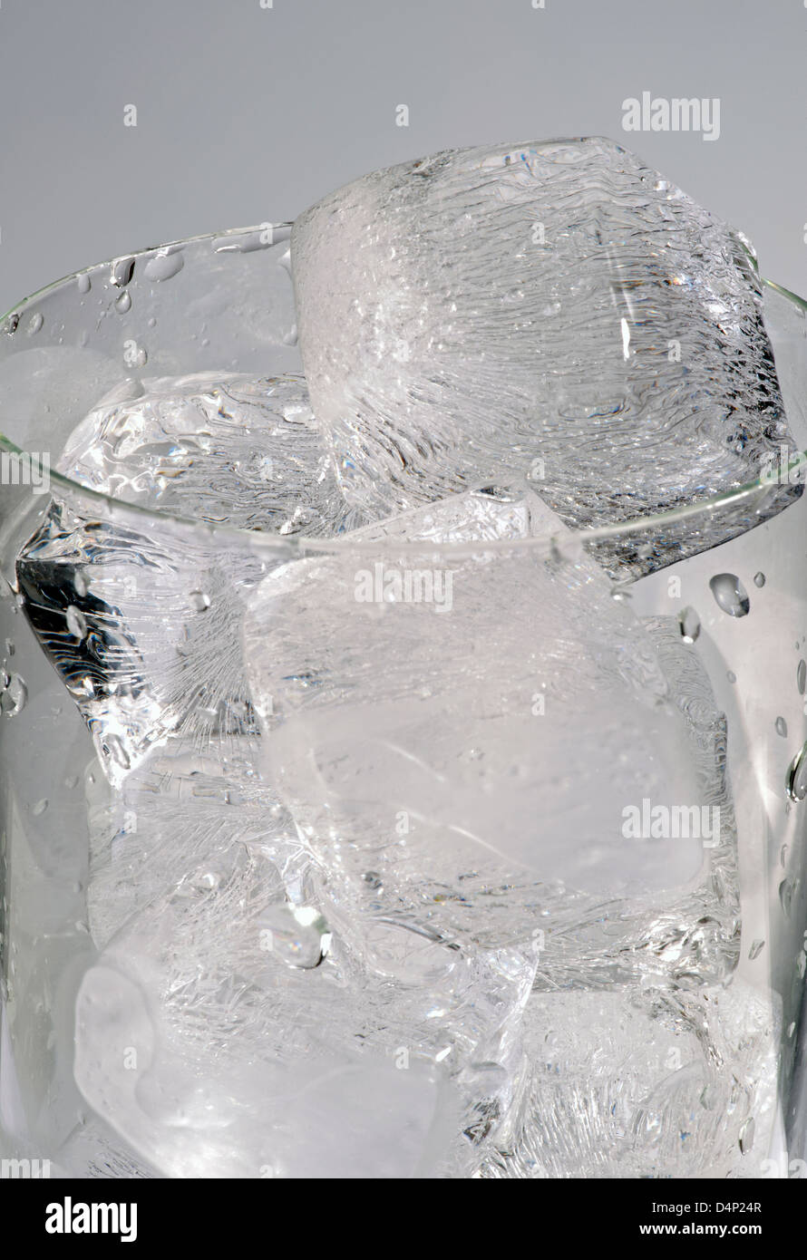 Ice in the glass (real Ice Stock Photo - Alamy