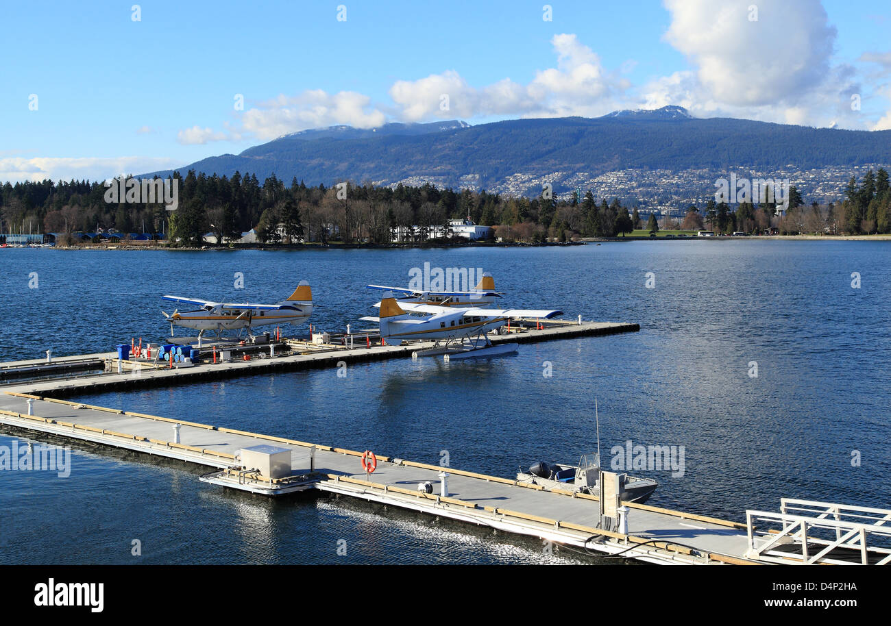 Floating planes hi-res stock photography and images - Alamy