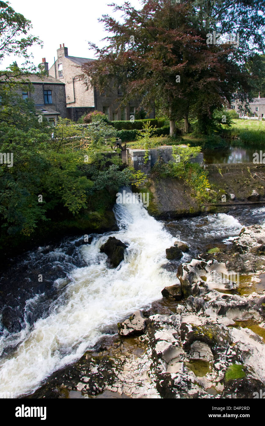 Linton Falls on the River Wharfe at Bow Bridge, near Grassington Stock ...