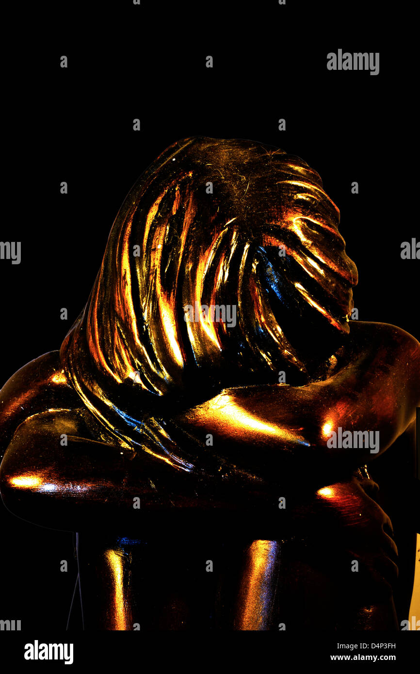 statue lady woman crying Stock Photo - Alamy