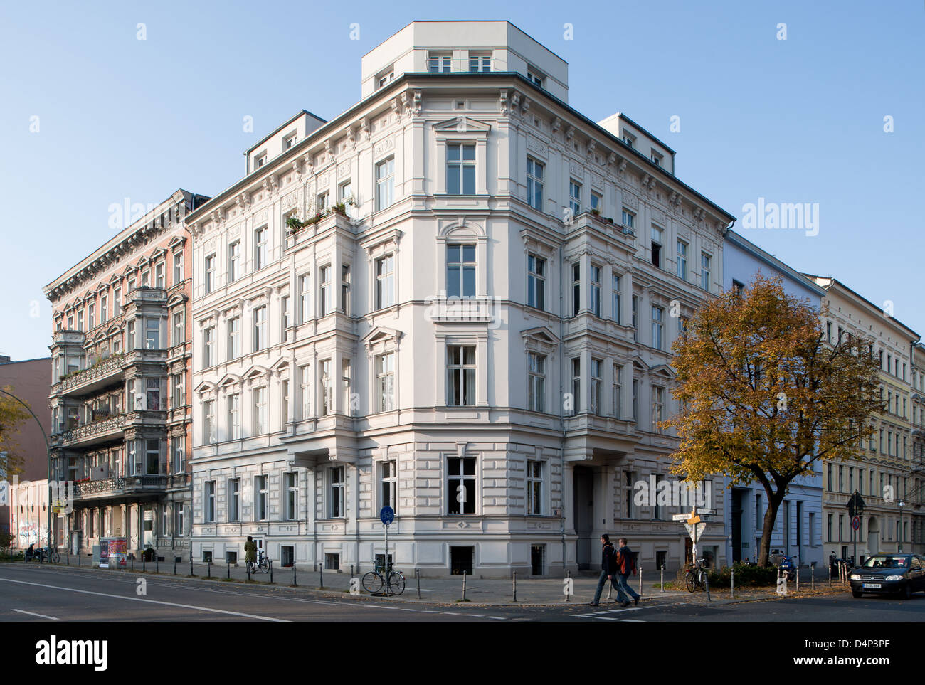 Corner house hi-res stock photography and images - Alamy