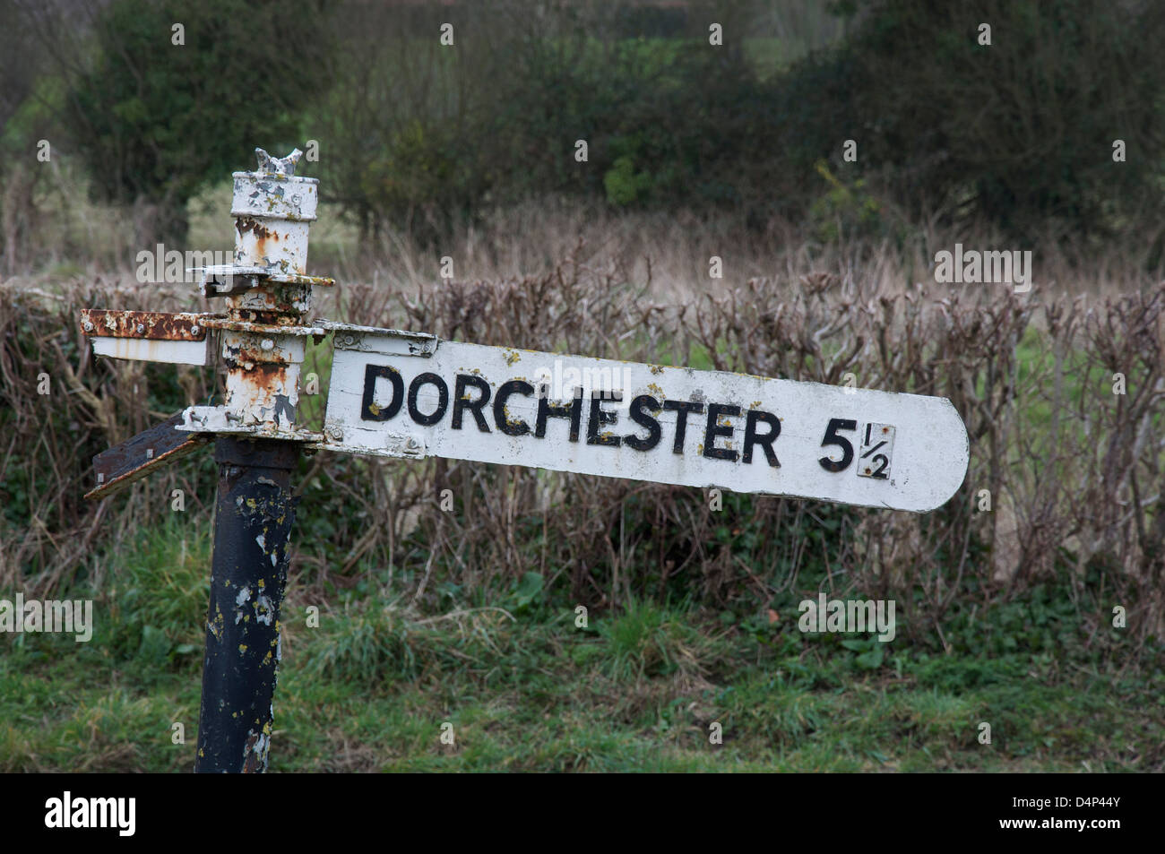 Metal fingerpost england hi-res stock photography and images - Alamy