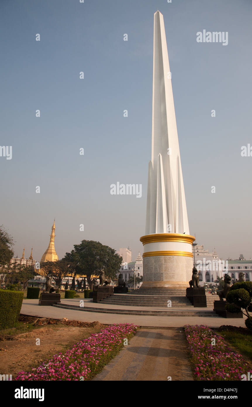 The Independence Monument which is located in the center of Maha ...