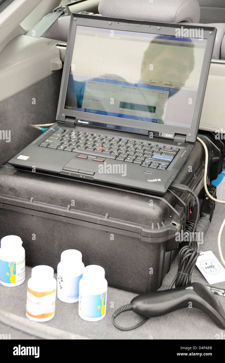 Raman laser laboratory hi-res stock photography and images - Alamy