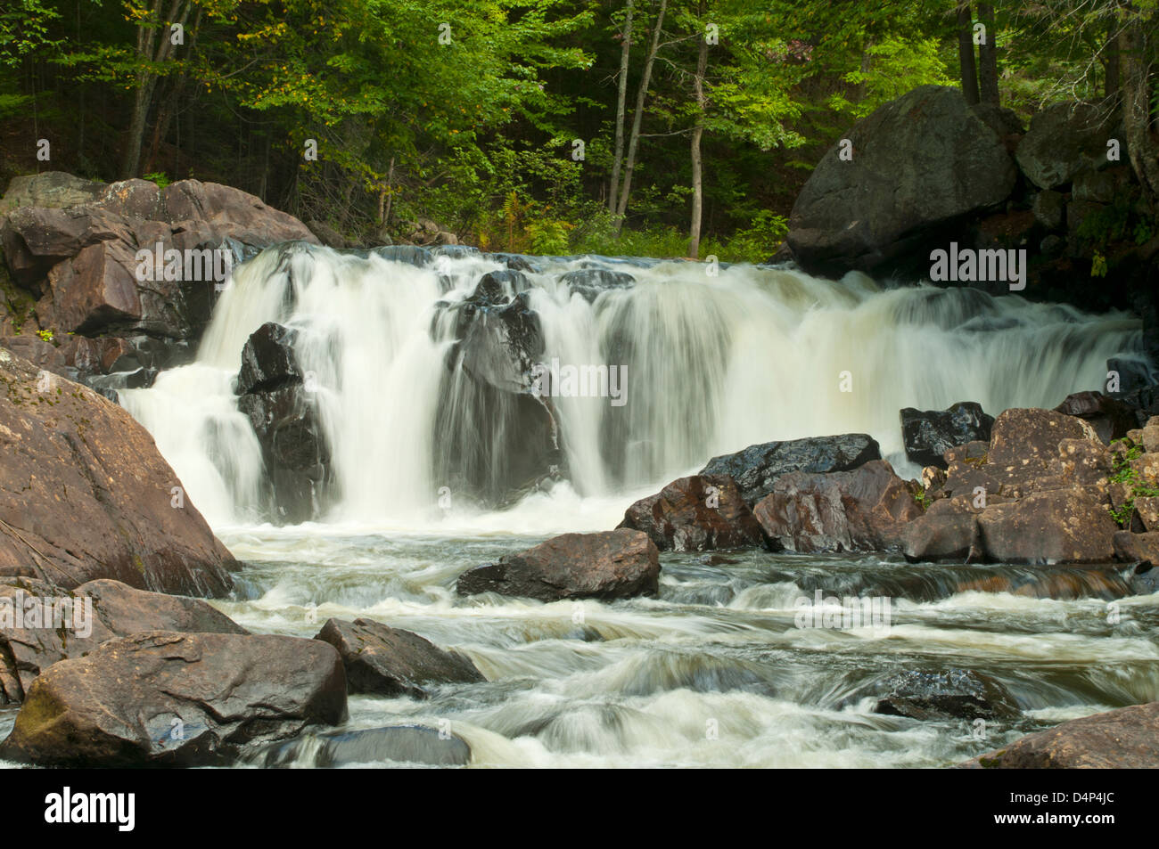 Brooks falls hi-res stock photography and images - Alamy