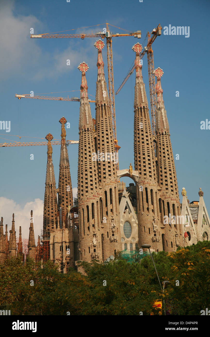 Gaudi cathedral: Sagrada Familia in Barcelona Stock Photo - Alamy